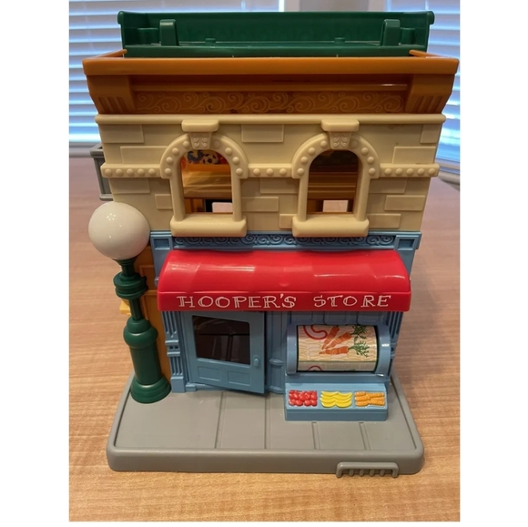 Hasbro | Toys | Euc Sesame Street Workshop Buildings Hoopers Store ...